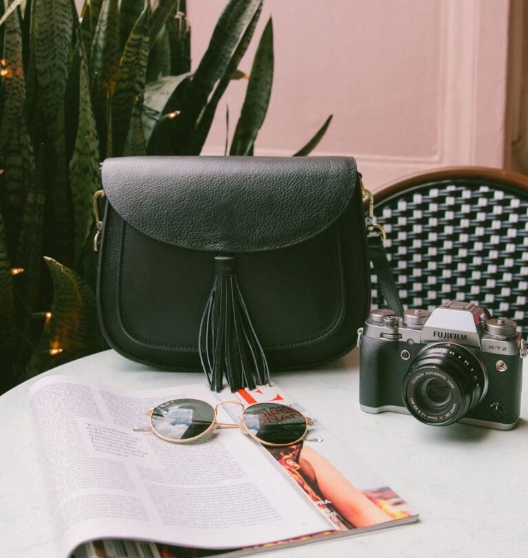 Best camera bags for women who travel (2025 updated) - The Beach Muse