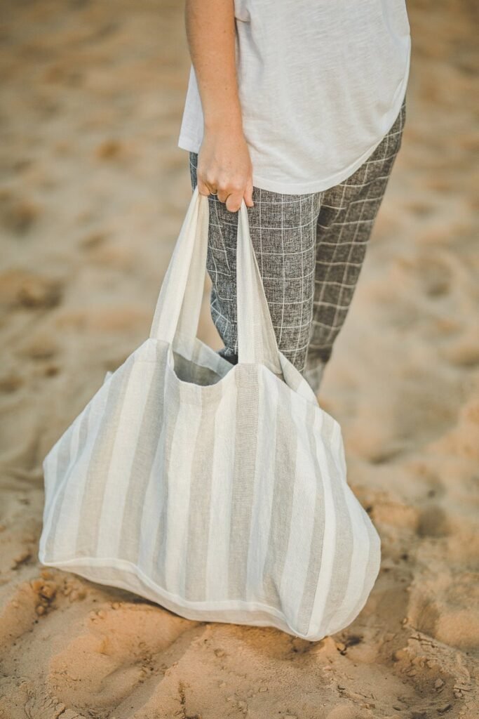 Beach bag gift ideas: 20 items for the perfect set! - The Beach Muse